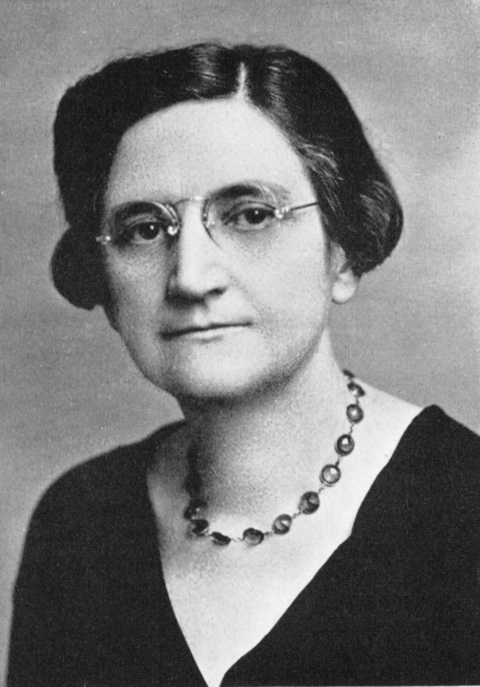 Elizabeth Bird Small Award established - Alpha Sigma Alpha